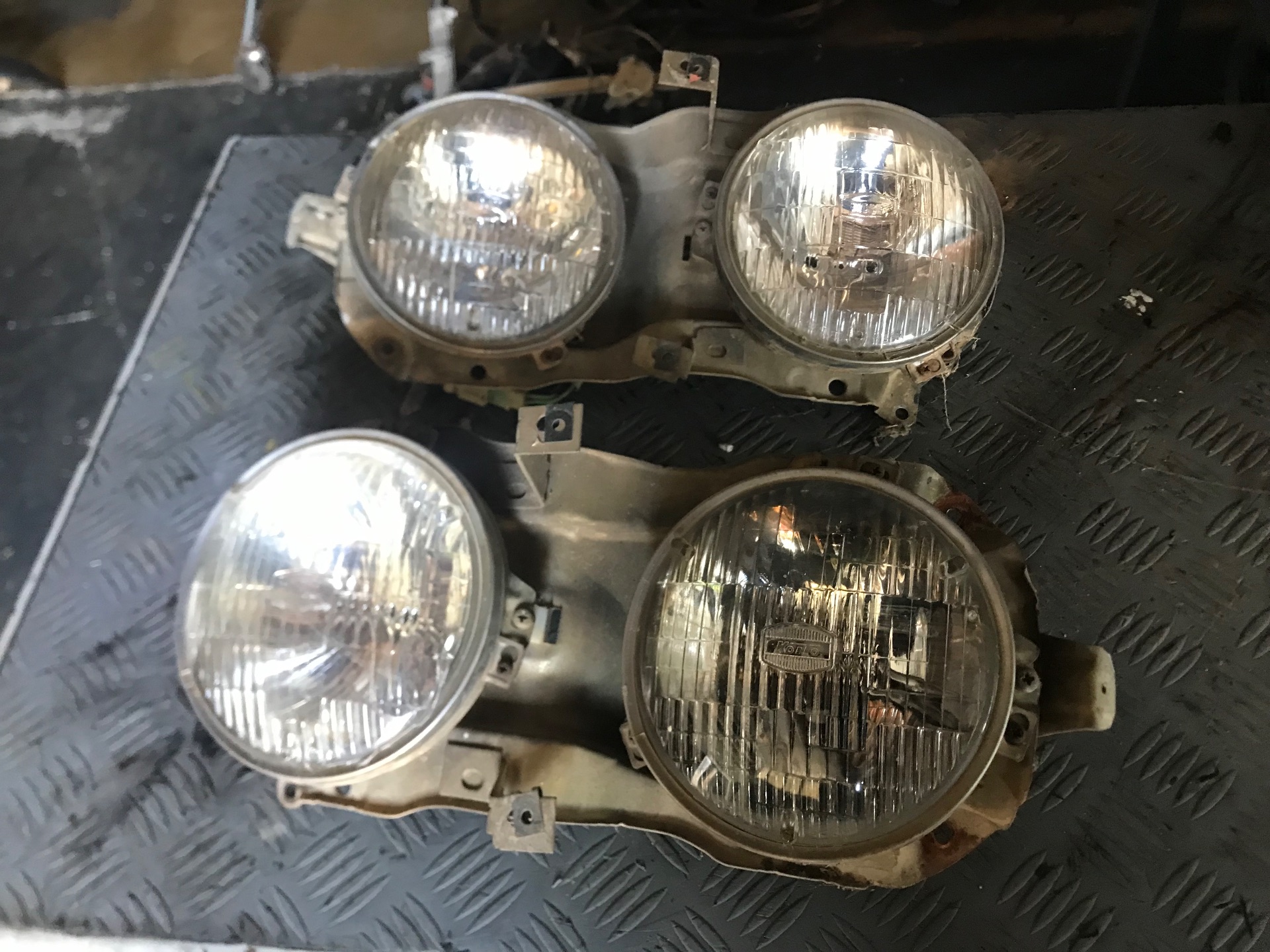 182083-ISUZU KB20/25 74-82 2x4 ΦΑΝΑΡΙΑ ΔΙΠΛΑ ΣΤΡΟΓΓΥΛΑ ΕΜΠΡΟΣ ΔΕΞΙ ΚΑΙ ...