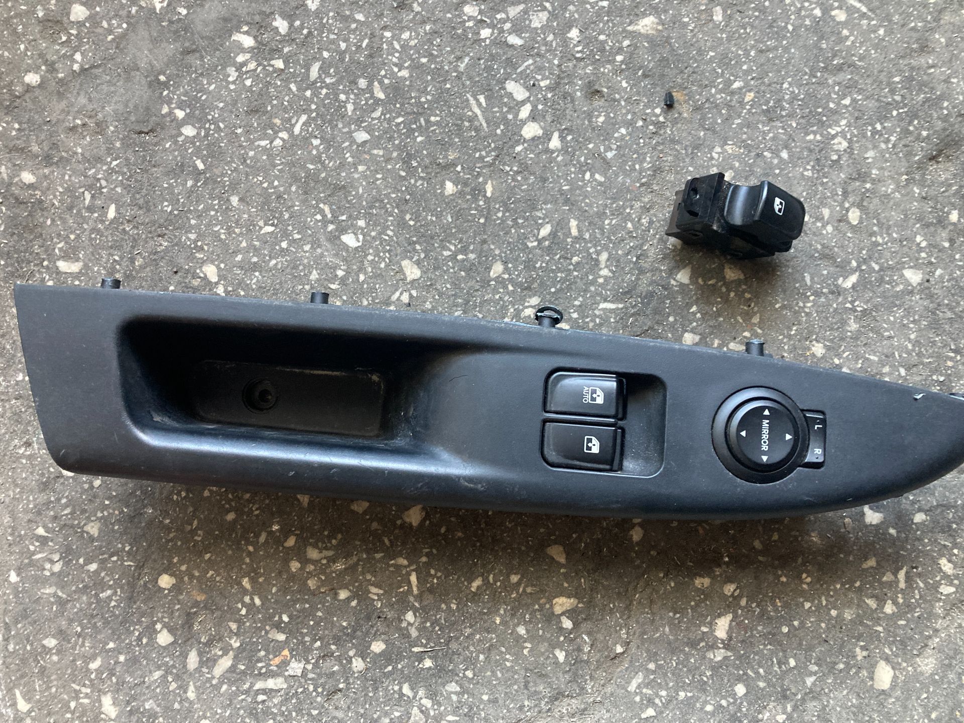 229339-ΧΕΙΡΙΣΤΗΡΙΑ ΗΛΕΚΤΡΙΚΟΥ ΠΑΡΑΘΥΡΟΥ ΕΜΠΡΟΣ ΑΡΙΣΤΕΡΑ-ΔΕΞΙΑ ...