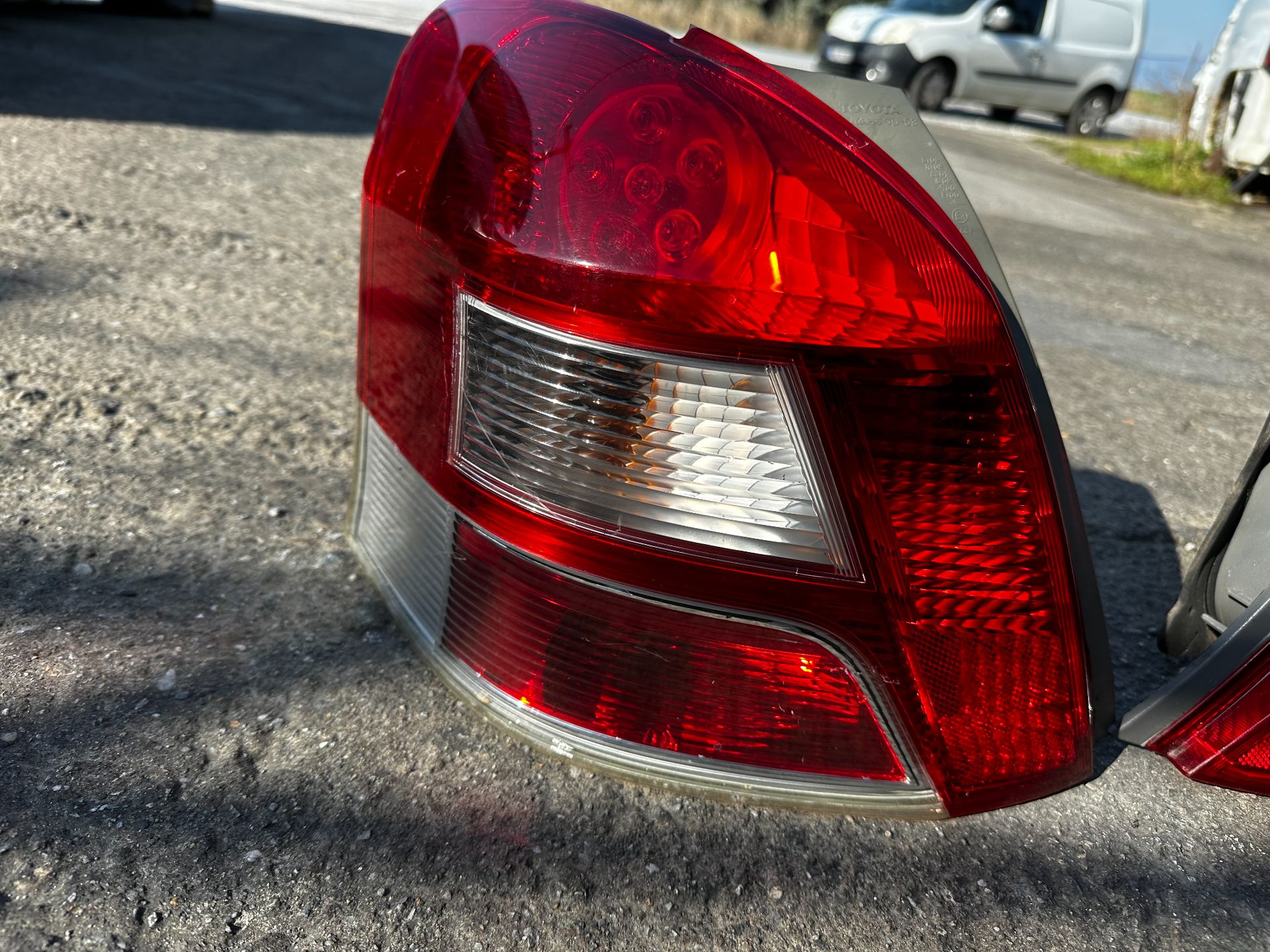 270564-ΦΑΝΑΡΙΑ-ΦΩΤΑ ΠΙΣΩ (ΑΡΙΣΤΕΡΟ-ΔΕΞΙ) TOYOTA YARISΦΑΝΑΡΙΑ-ΦΩΤΑ ΠΙΣΩ ...